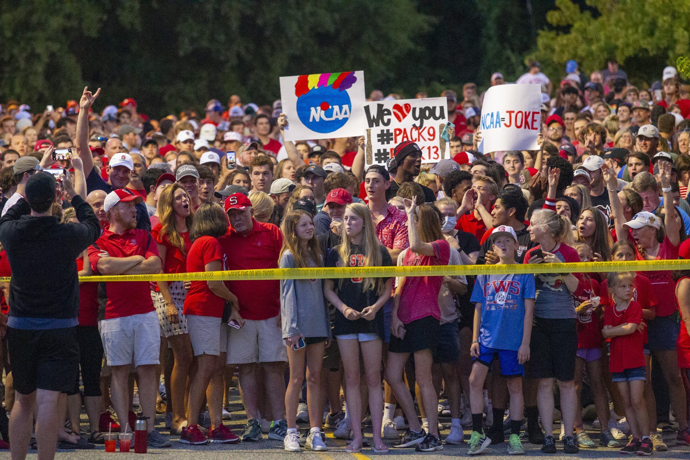 Wolfpack fans give baseball team a championship welcome | The North ...
